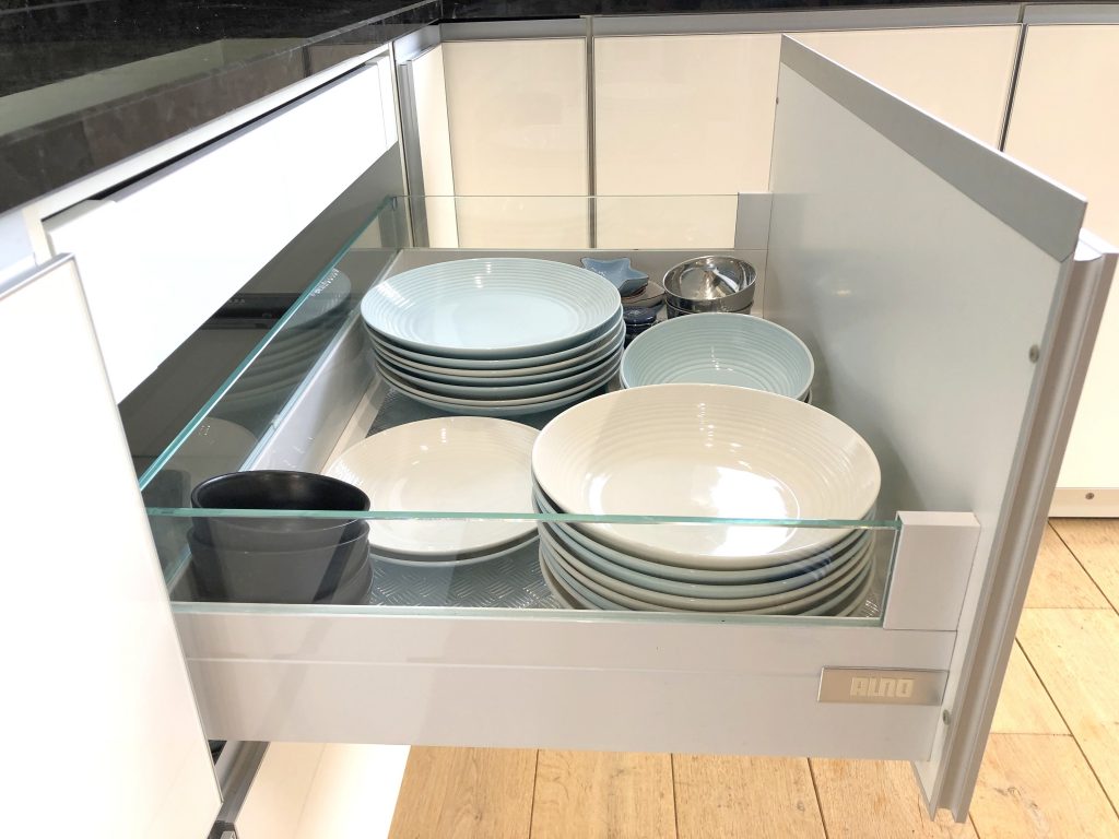 Alno Kitchen With Granite Worktops | The Used Kitchen Company