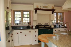 Approx 7 yr old Mark Wilkinson Cooks Kitchen, granite worktops, island ...