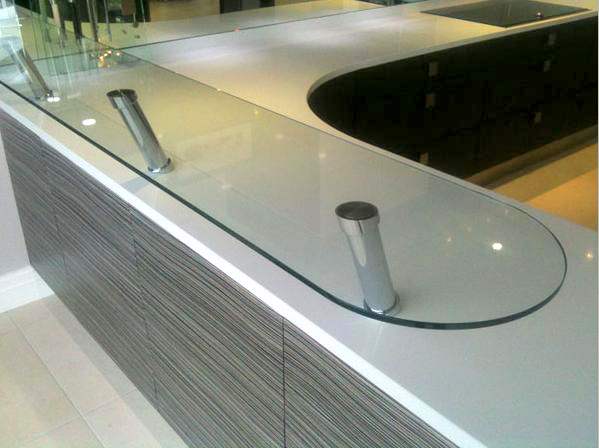 Ex Display PWS Metris Kitchen, Breakfast Bar and Silestone Worktops