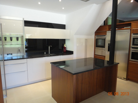 Ex Display Hacker Systemat Glass Magnolia & Walnut Kitchen with Granite ...