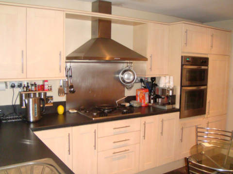 Approx 6yr Old Howdens Kitchen with Appliances