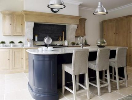 Ex-display Neptune Henley Kitchen with Island, Worktops and Appliances