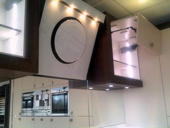 Ex Display PWS Metris Kitchen, Breakfast Bar and Silestone Worktops