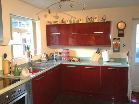 Approx 4yr Old Magnet Southern Kitchen with Worktops