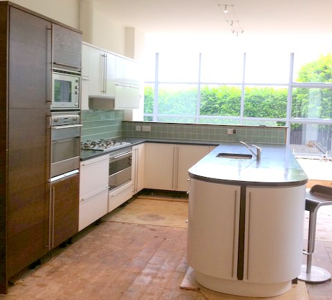 Approx 4yr Old PWS Kitchen, Worktops and Appliances