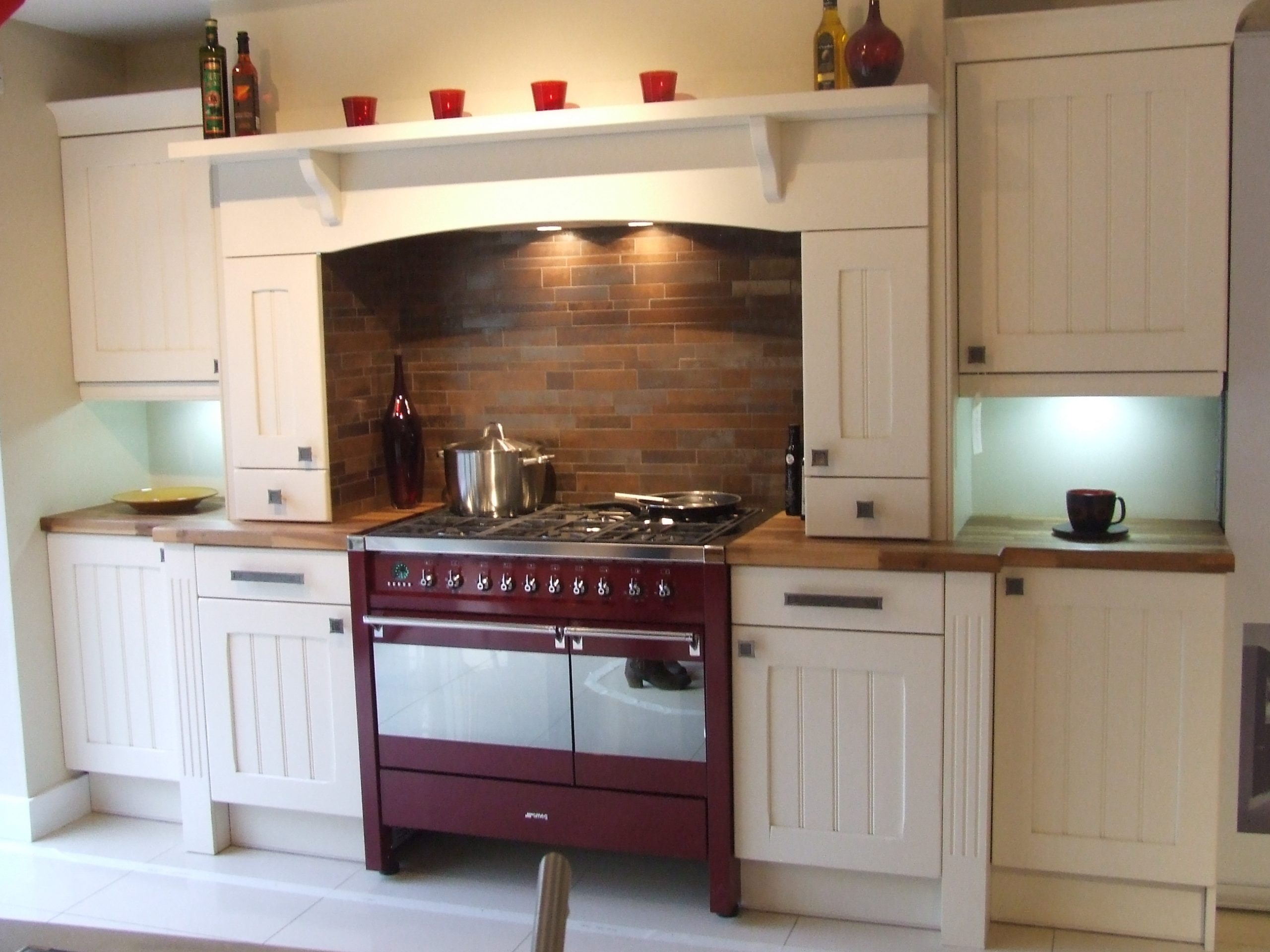 Ex-Display Painted Oak Veneer Kitchen with Tobacco Walnut Carcases and ...