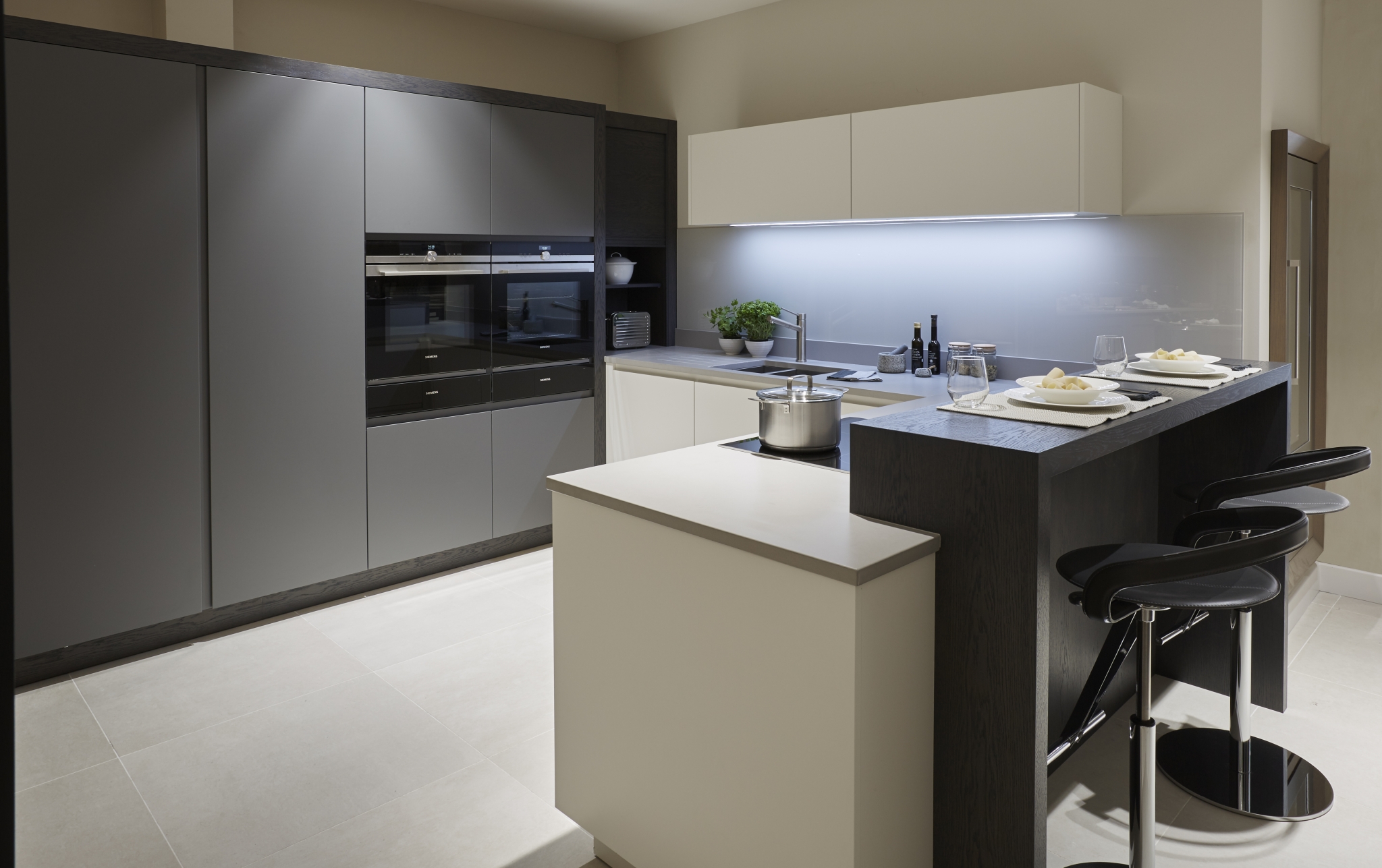 Ex Display Bespoke Kitchen | The Used Kitchen Company