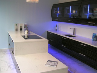 Ex Display PWS Avant Ebony Gloss Kitchen with Quartz Worktops