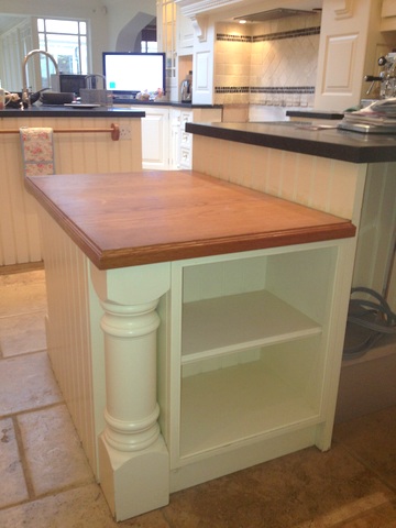 Approx 10yr old Smallbone Style Kitchen, Island, Granite Worktops and ...