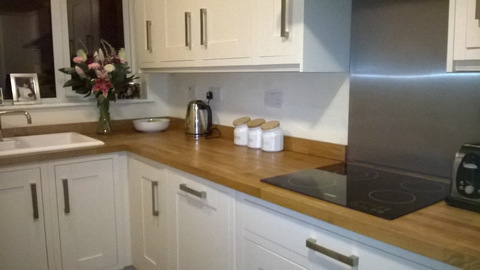 Approx 3yr Old Howdens Kitchen, Oak Worktops and Appliances