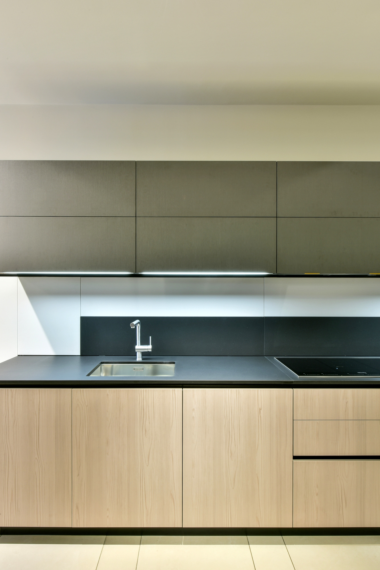 Ex Display Poliform Alea Kitchen with Composite Worktops and Miele ...