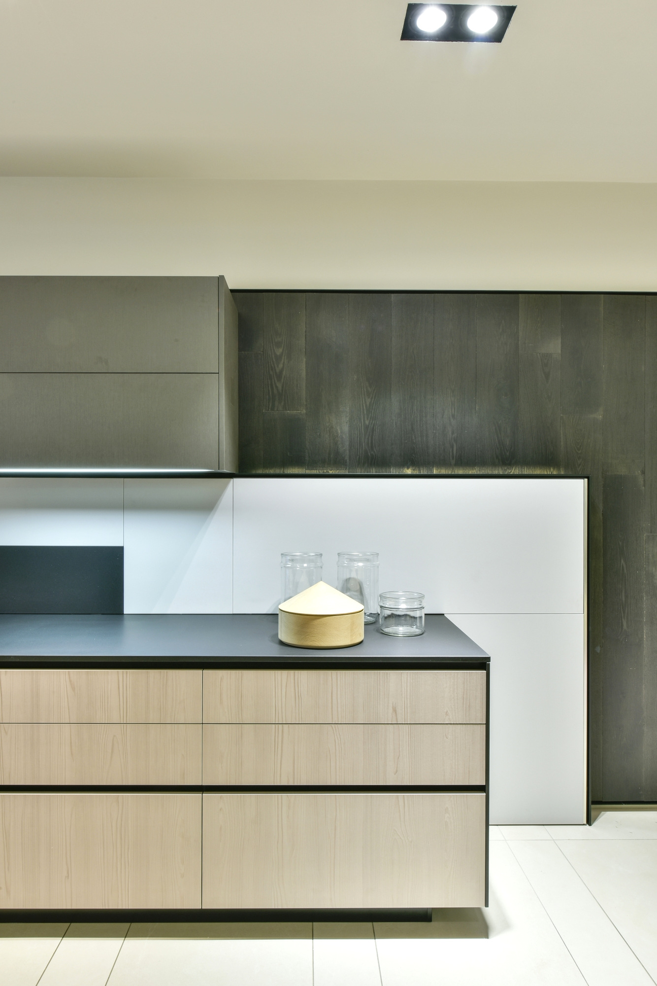 Ex Display Poliform Alea Kitchen with Composite Worktops and Miele ...