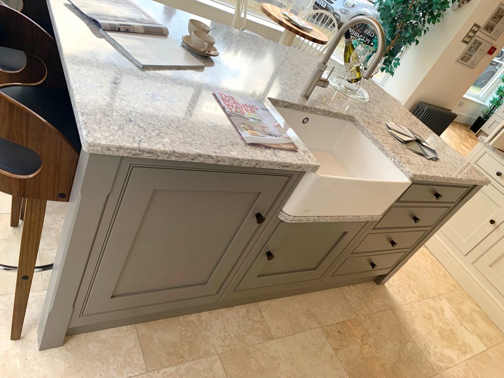 Ex Display Bespoke Painted with Island | The Used Kitchen Company