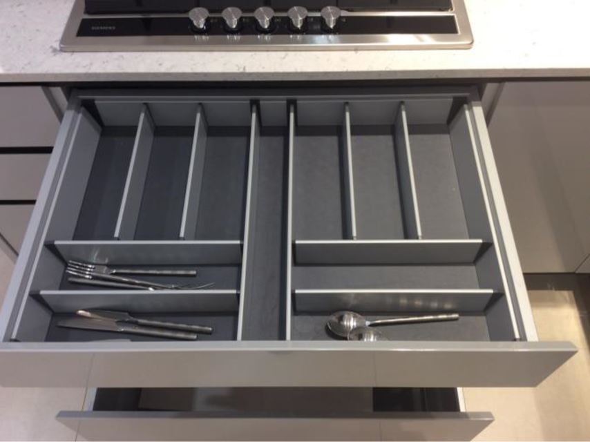 Ex Display Gris Claro Kitchen | The Used Kitchen Company