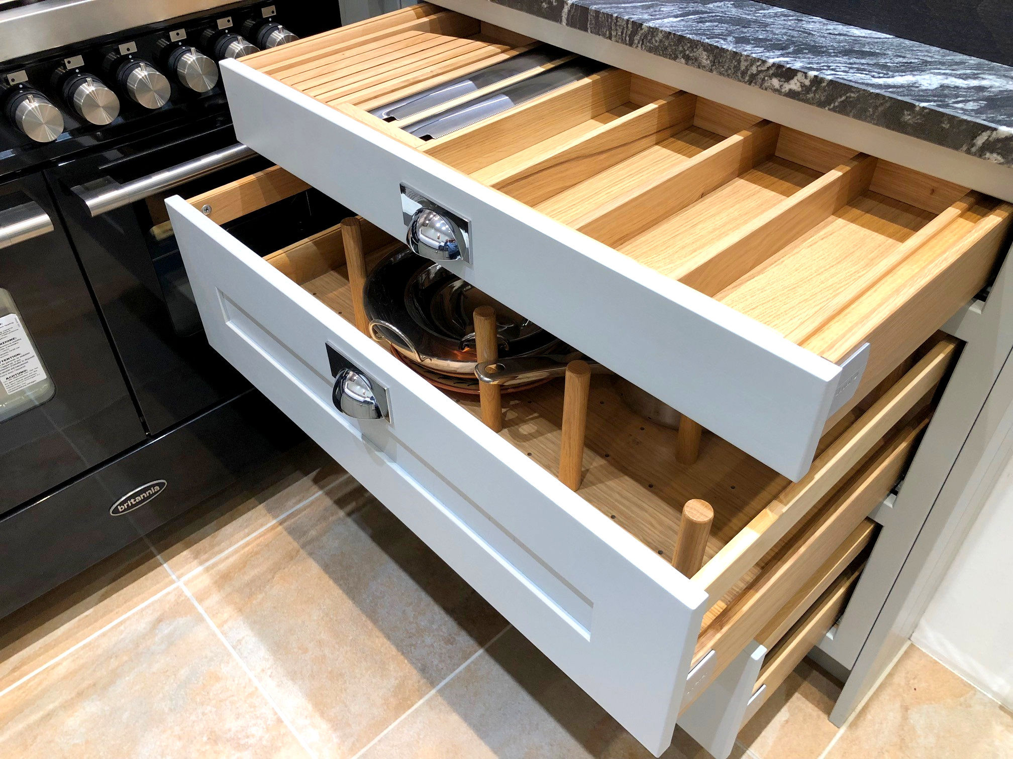 Ex Display Daval Braham Kitchen with Worktops - The Used Kitchen Company