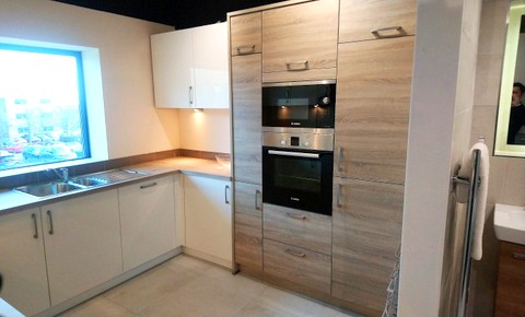 Ex Display Express Kitchen With Worktops and Appliances