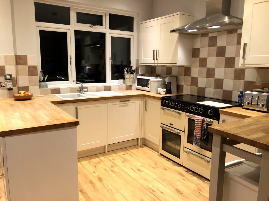 Howdens Kitchen with Worktops ] The Used Kitchen Company