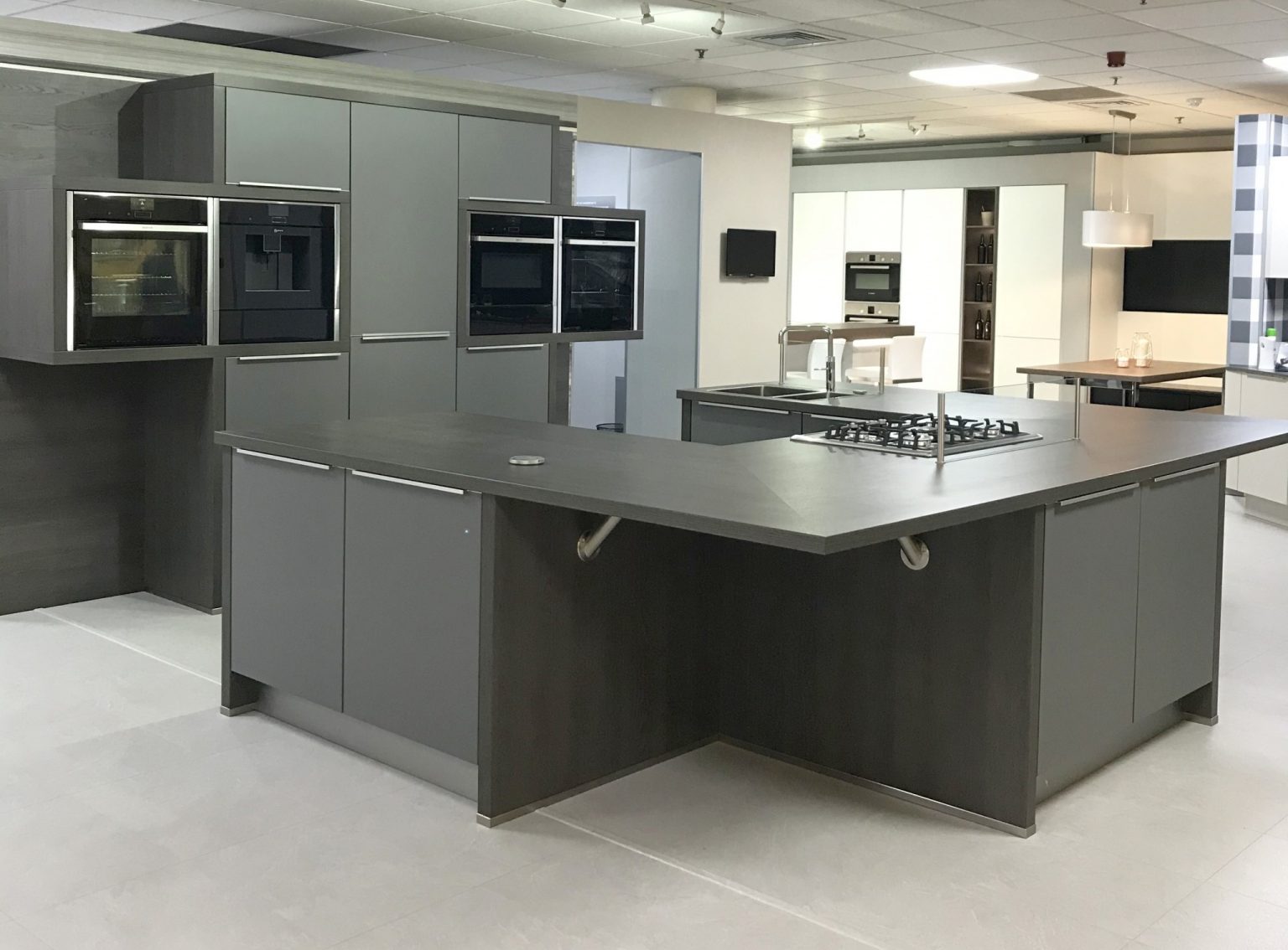 Ex Display Structura Gladstone Oak & Touch Slate Grey Nobilia Kitchen ...