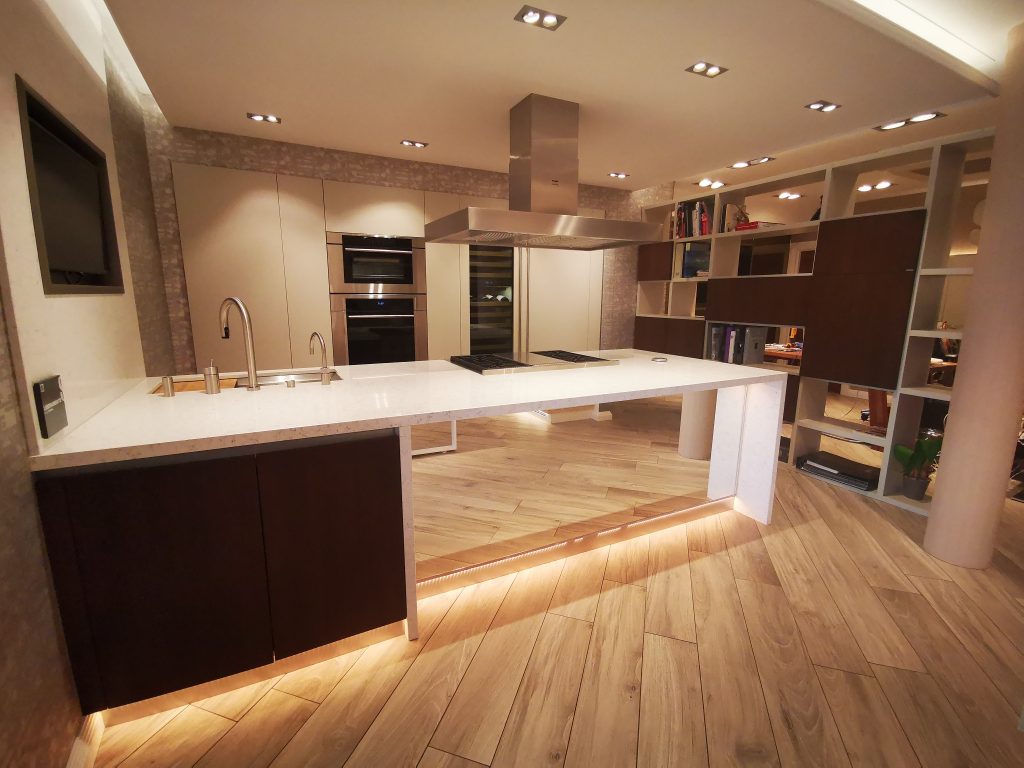 Ex Display Scavolini Kitchen with Island | The Used Kitchen Company