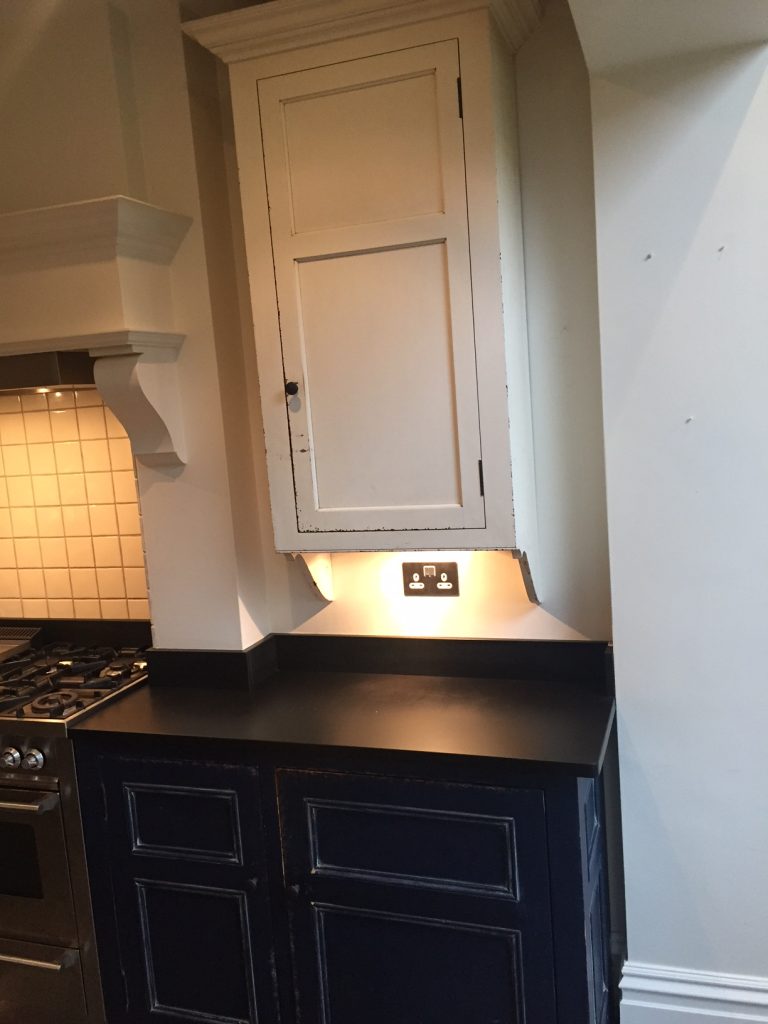 10yr old Chalon Kitchen, Island and Worktops. The Used Kitchen Company