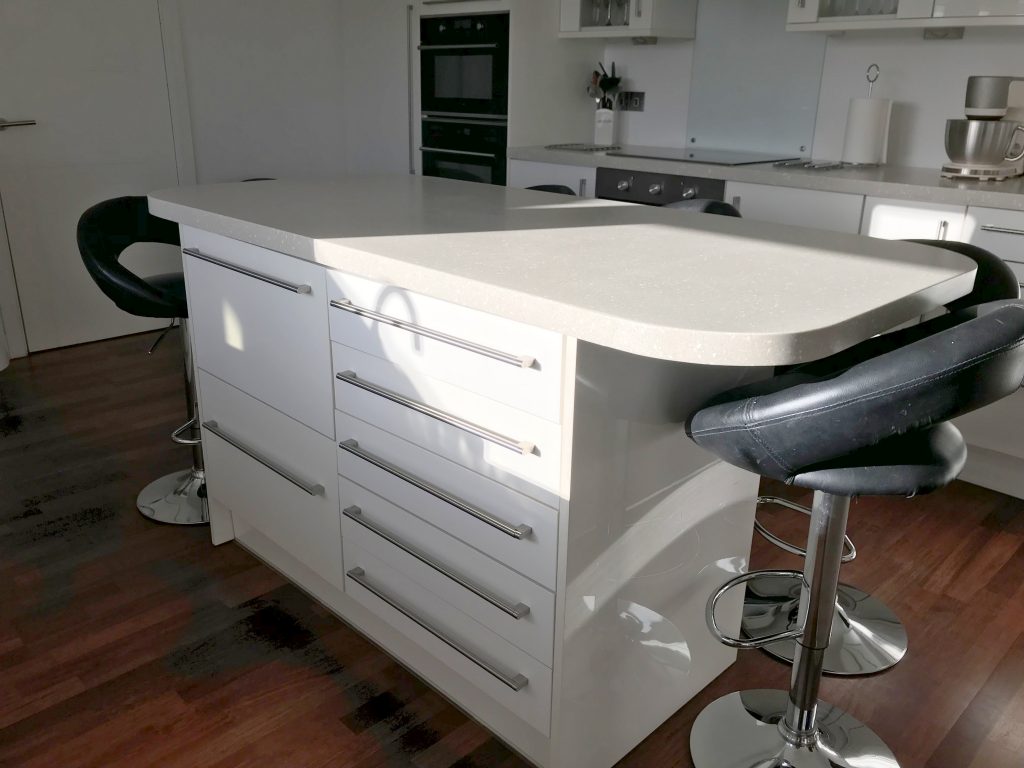 Magnet Kitchen With Utility Room | The Used Kitchen Company