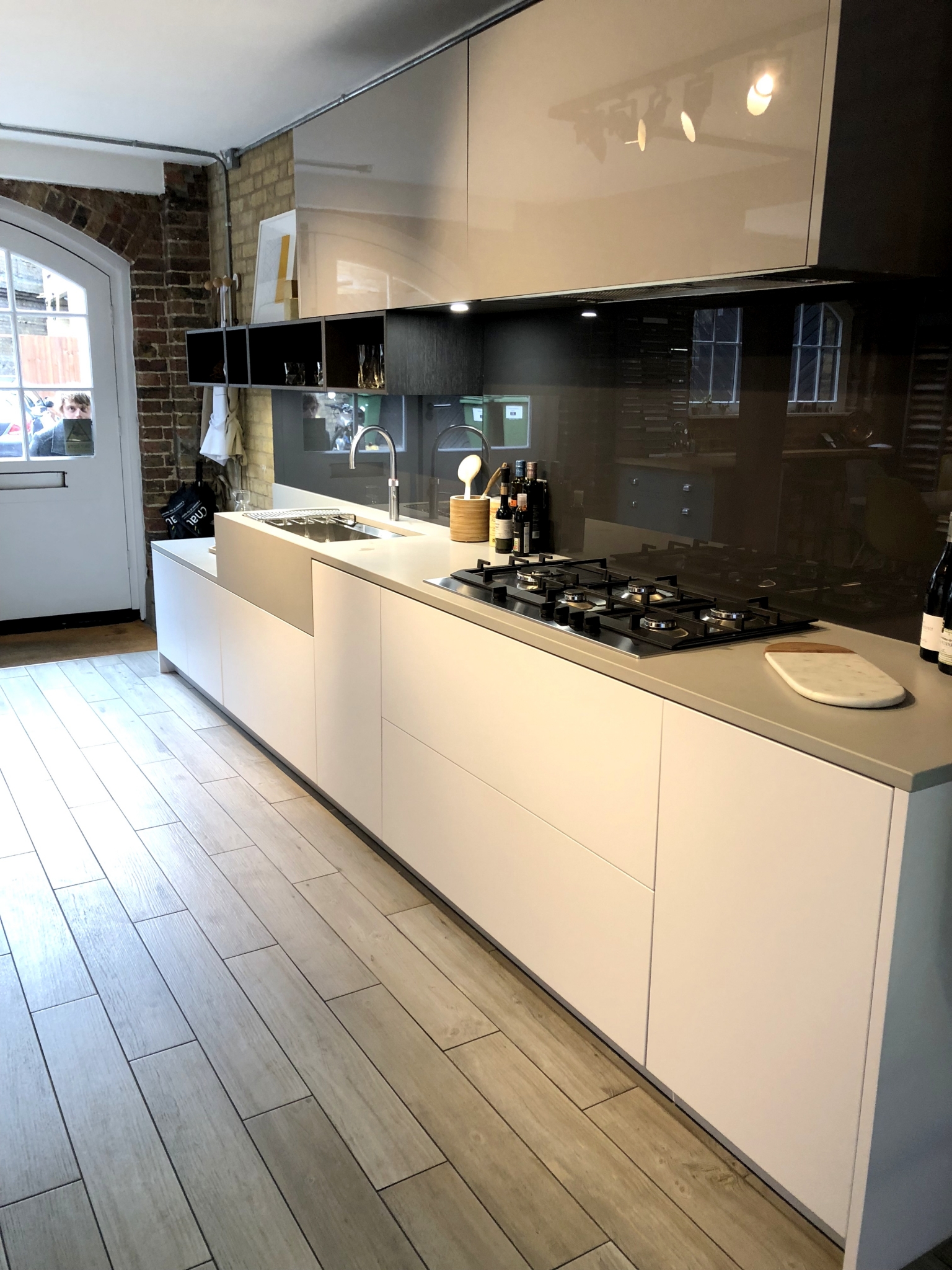 Ex Display Hacker Kitchen with Quartz ] The Used Kitchen Company