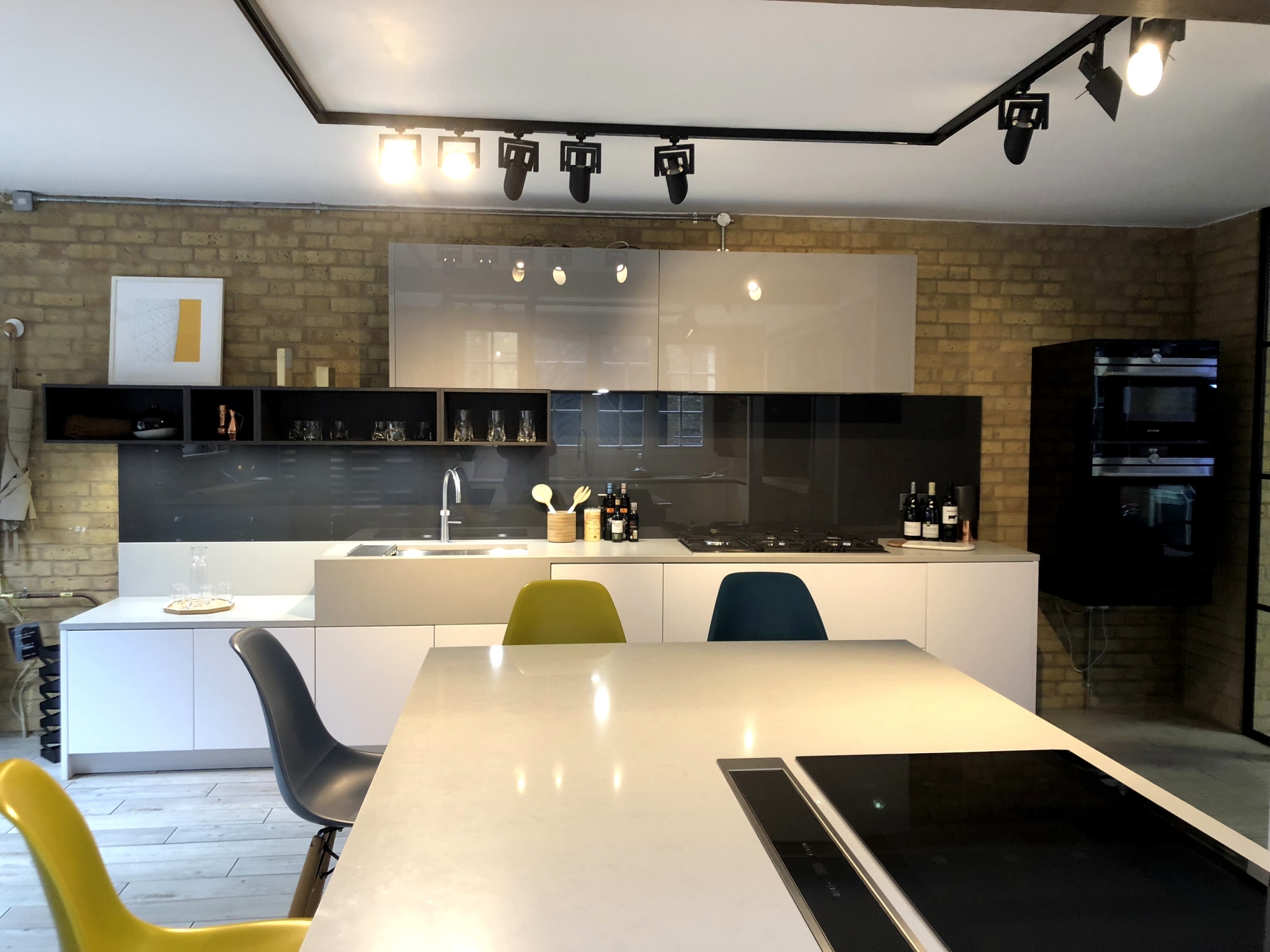 Ex Display Hacker Kitchen with Quartz ] The Used Kitchen Company