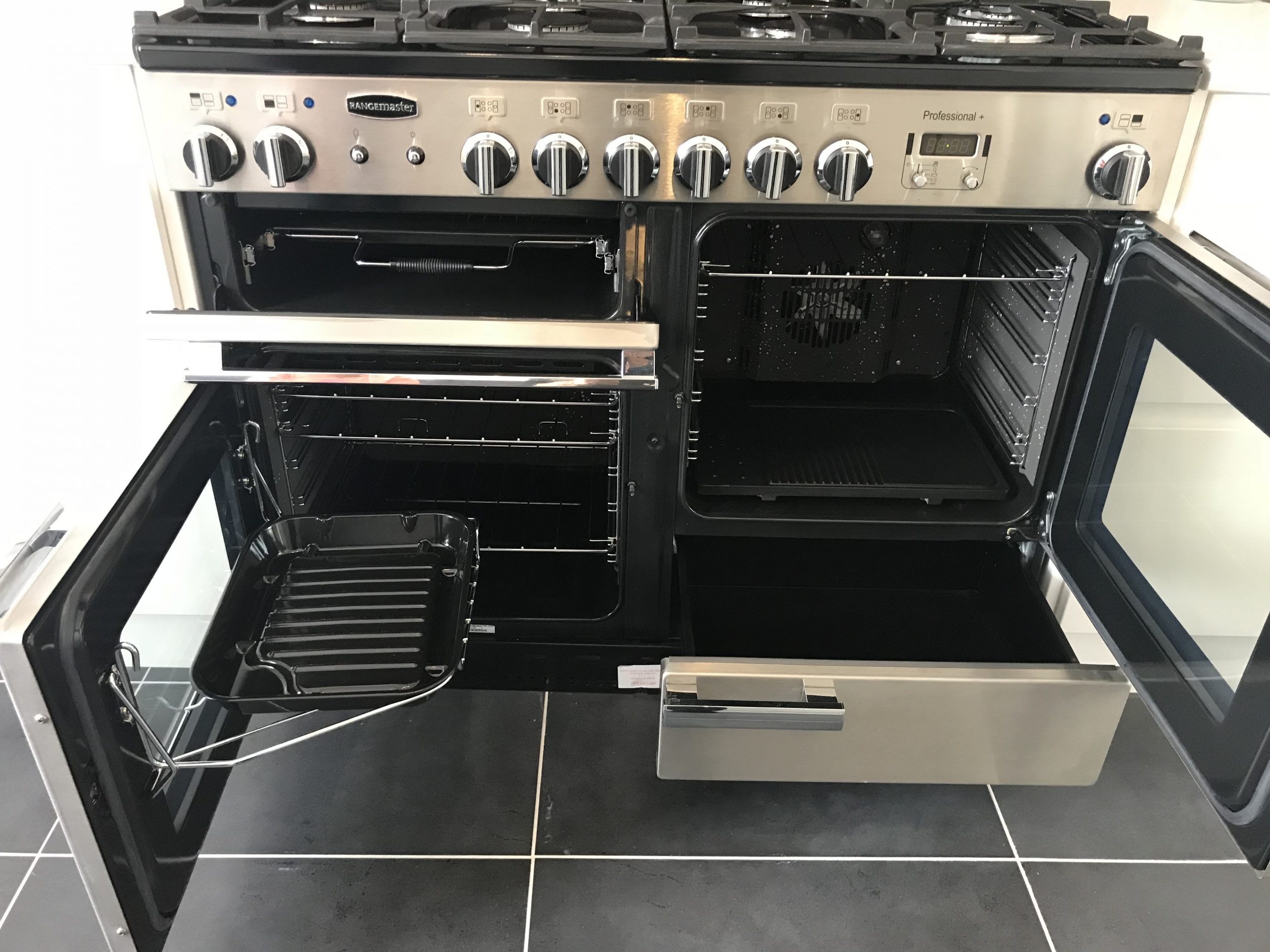 Rangemaster cooker and Extractor | The Used Kitchen Company