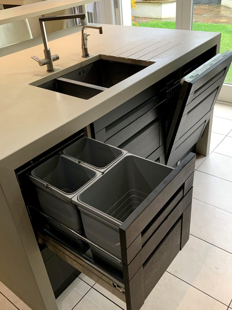 Intoto Painted Kitchen with Island, Worktops and Appliances - Used ...