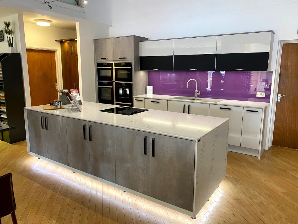 Intoto Kitchen with Island | The Used Kitchen Company