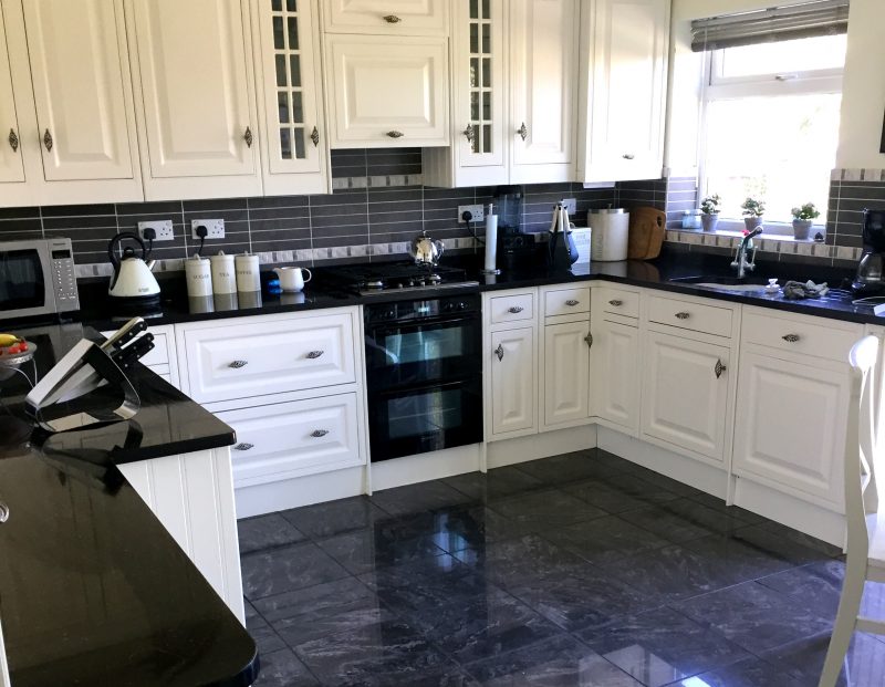 Magnet Kitchen with Granite Worktops | The Used Kitchen Company