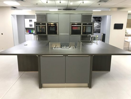 Ex Display Structura Gladstone Oak & Touch Slate Grey Nobilia Kitchen ...