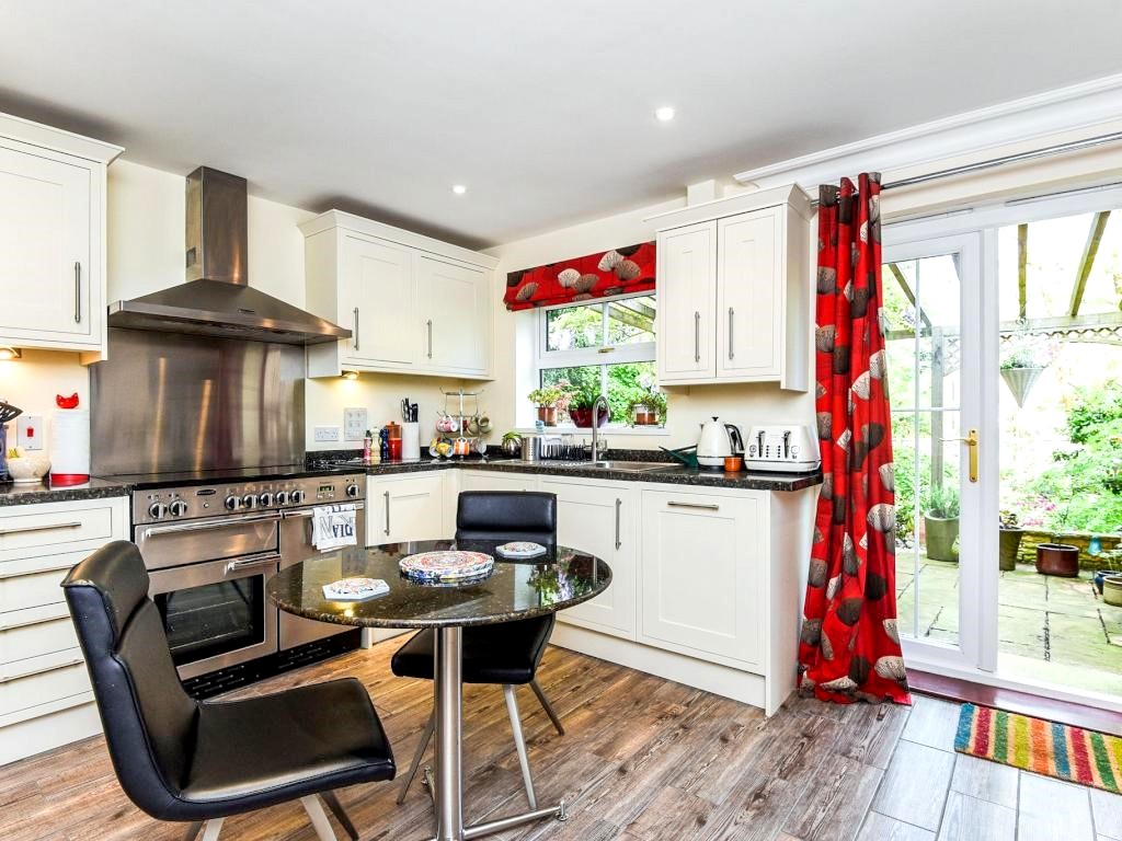 Wickes Heritage Bone Kitchen | The Used Kitchen Company