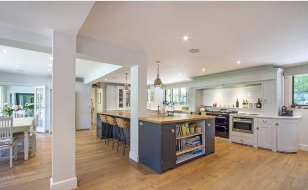 Large Neptune Kitchen | The Used Kitchen Company