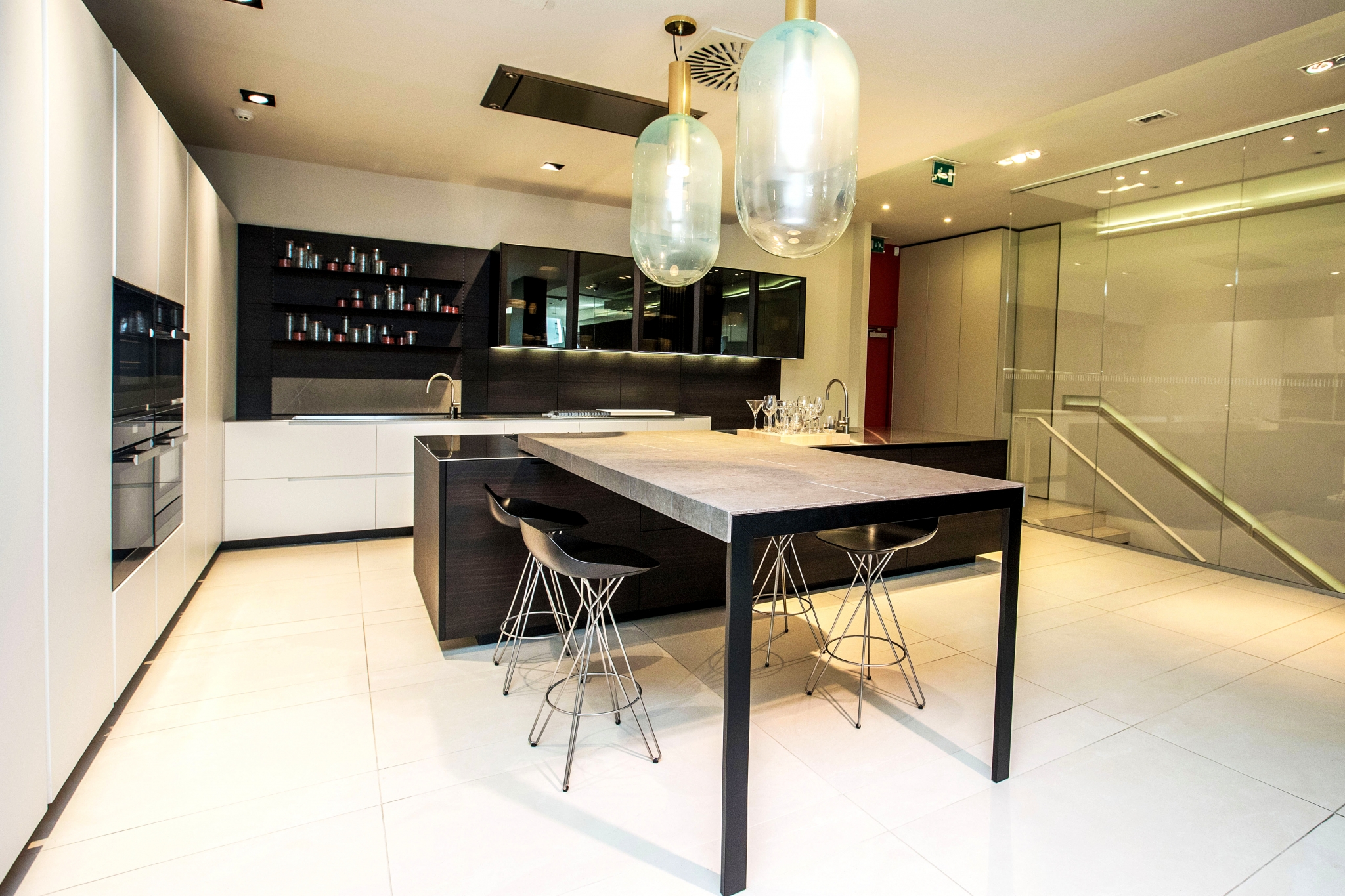 Ex Display Poliform Matrix Kitchen with Phoenix Island] The Used Kitchens