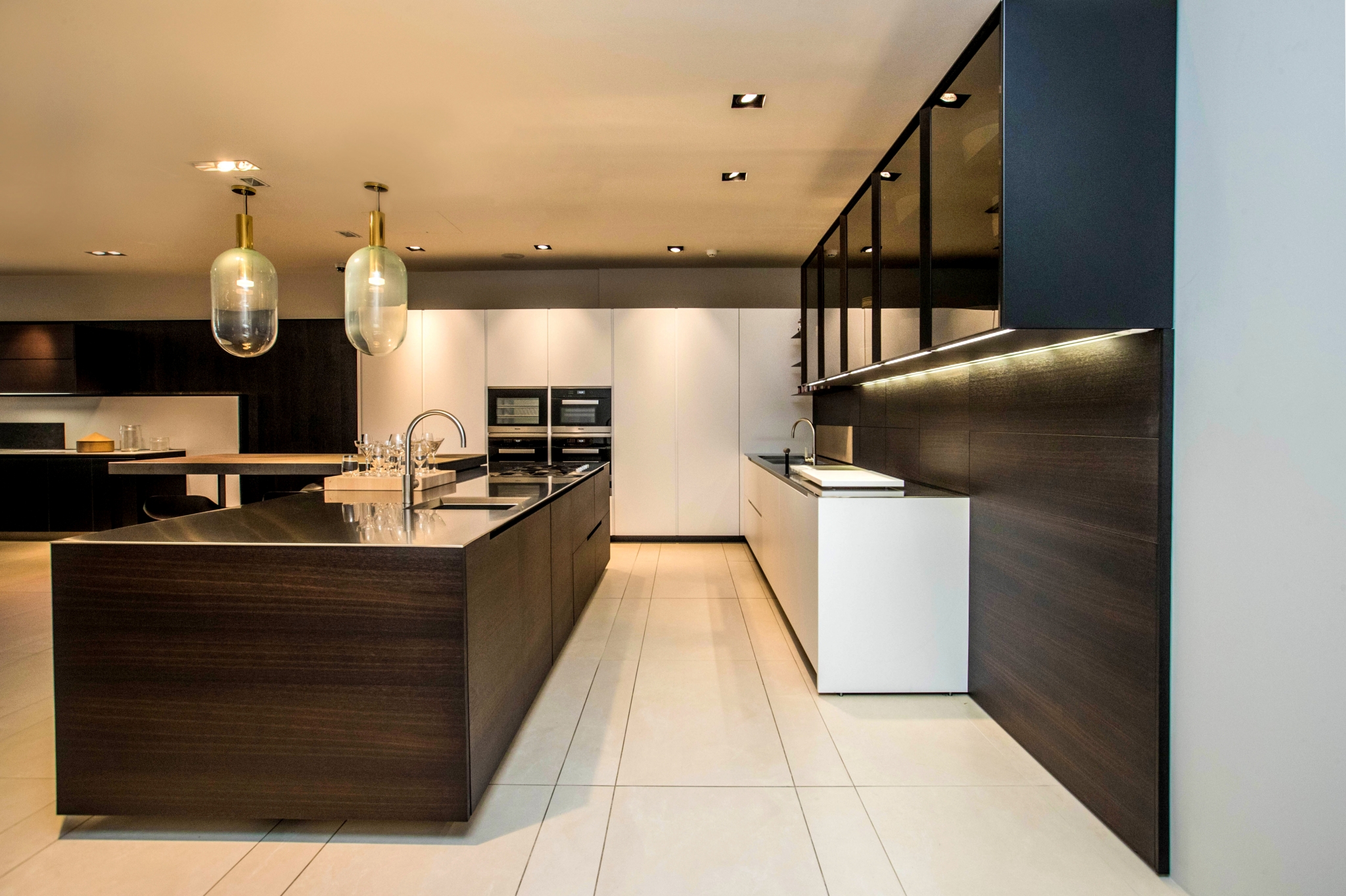 Ex Display Poliform Matrix Kitchen with Phoenix Island] The Used Kitchens