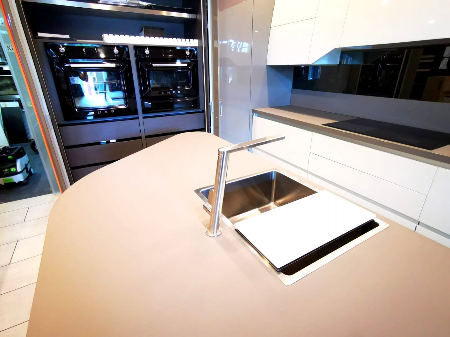 Ex Display Scavolini Flux Swing Kitchen | The Used Kitchen Company