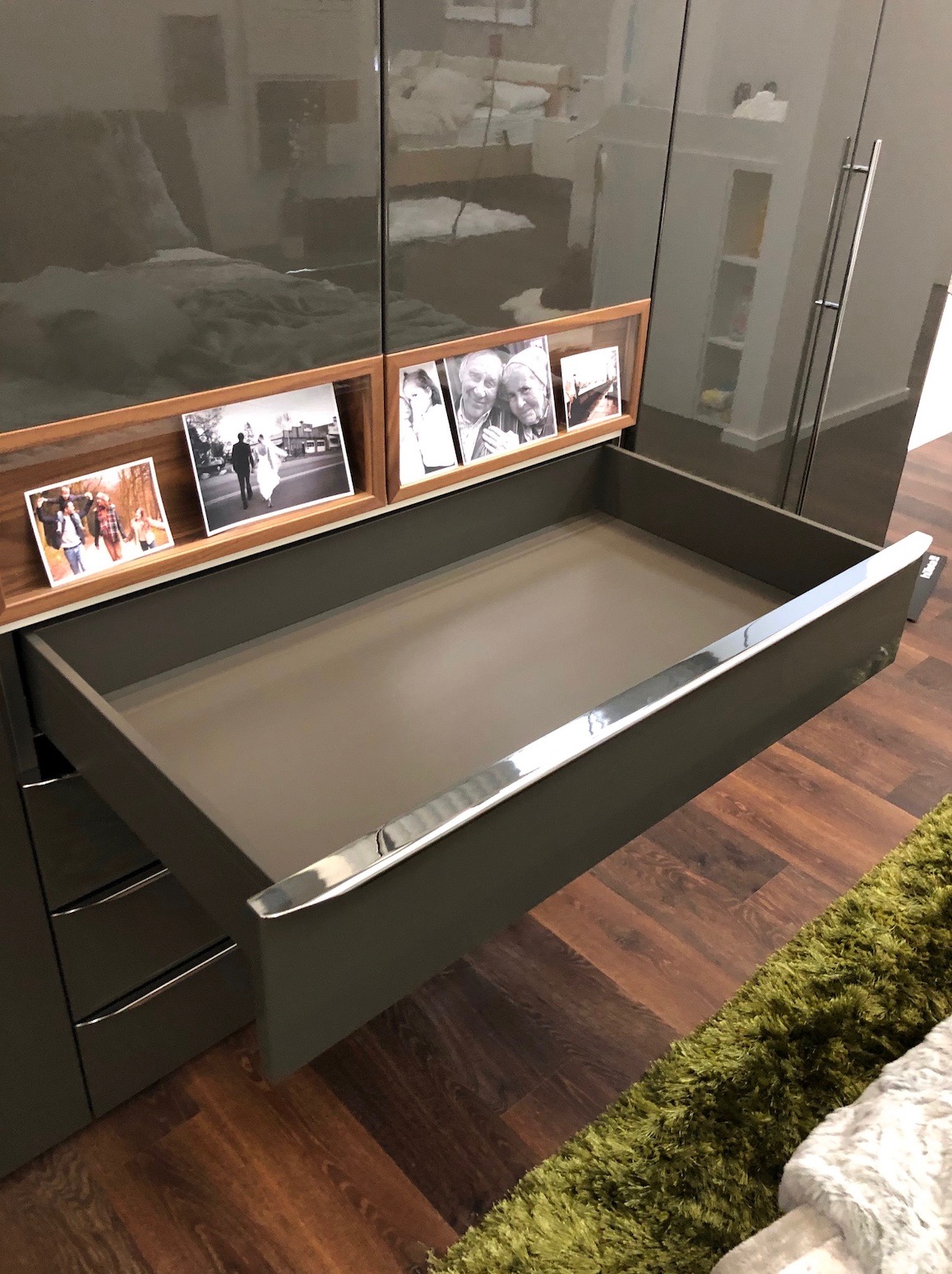 Ex-display HULSTA metis plus wardrobe | The Used Kitchen Company