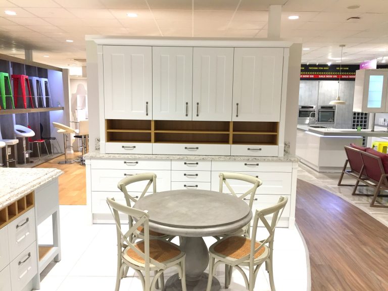 Ex Display Wren Kitchen with Island | The Used Kitchen Company