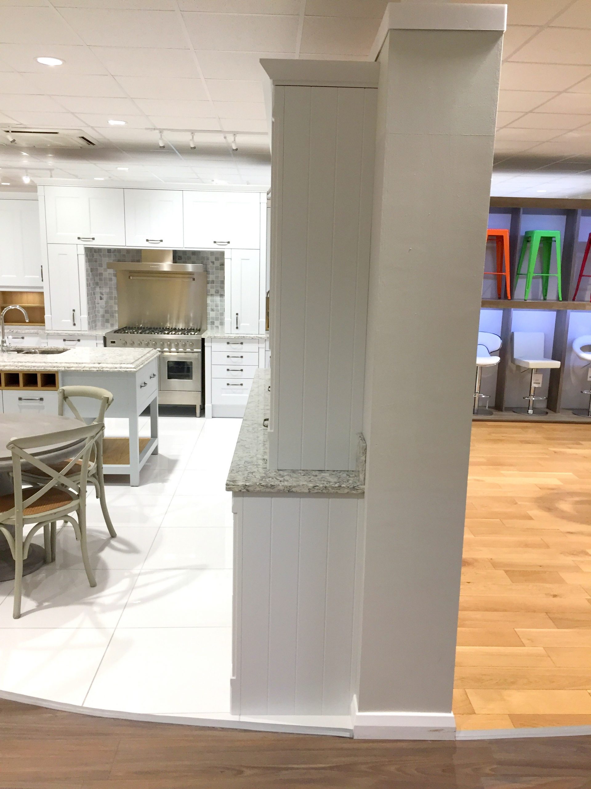 Ex Display Wren Kitchen with Island | The Used Kitchen Company