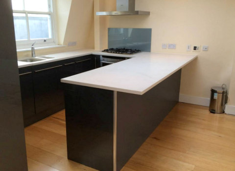 Almost New High Gloss Lacquer Magnet Kitchen, Worktops and Appliances