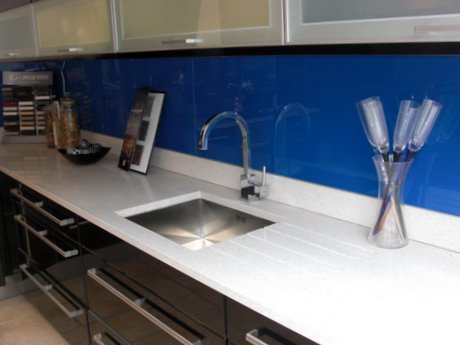 Ex-display Wellmann Kitchen with Quartz Worktops and Appliances