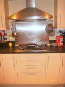 Approx 6yr Old Howdens Kitchen with Appliances