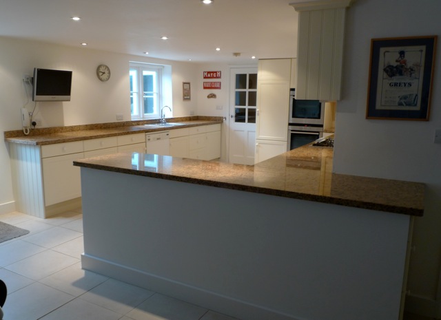 Approx 6yr old Magnet Kitchen, Worktops and Appliances