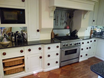 Approx 14yr Old Mark Wilkinson Cooks Kitchen, Island, Granite Worktops ...