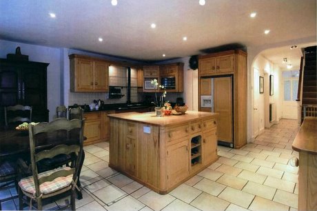 Approx 15yrs Old Mark Wilkinson Kitchen With Island And Granite Worktops