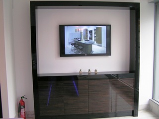 Ex Display PWS Avant Ebony Gloss Kitchen with Quartz Worktops