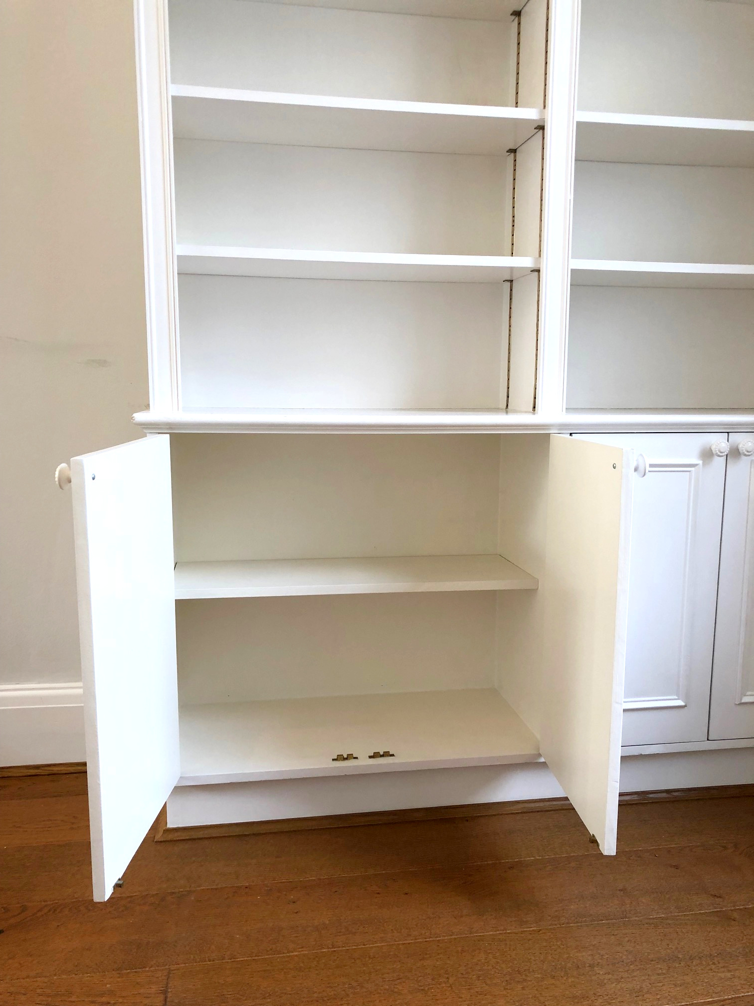 Used Bespoke Painted Display Units | The Used Kitchen Company