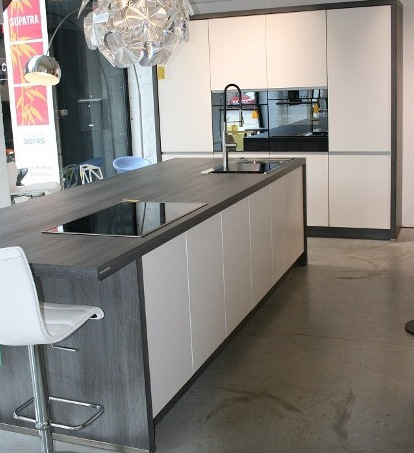 Ex-Display Soft Lack Nolte Kitchen with worktops