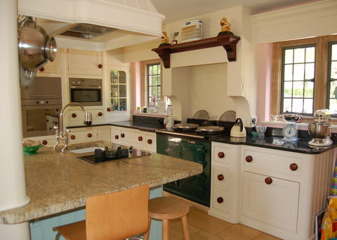 Approx 7 yr old Mark Wilkinson Cooks Kitchen, granite worktops, island ...